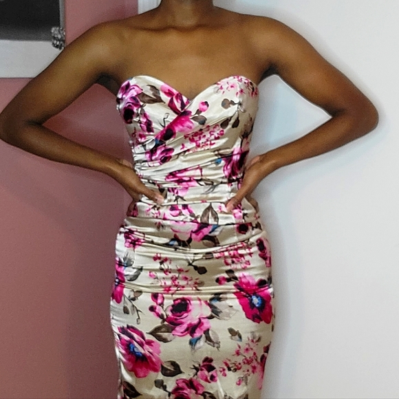 Sirens & Starlets | Dresses | Pinup Bodycon Floral Dress Sirens And Starlets Strapless | Poshmark